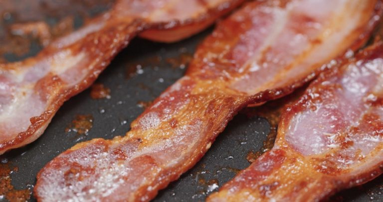 Understanding Food Cues: Manage Triggers & Eat Mindfully